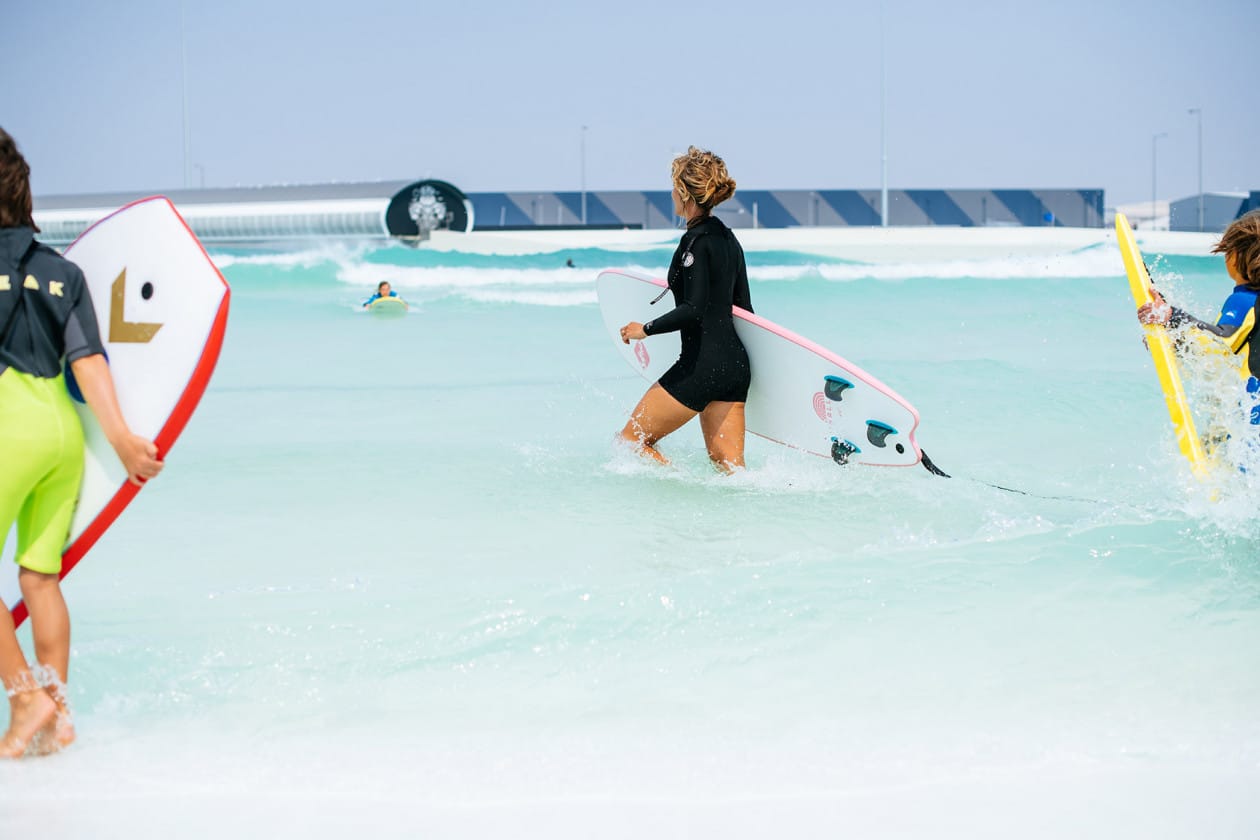 Urban Surf – Day trip includes 1hr 45minute Surf lesson with an expert ...